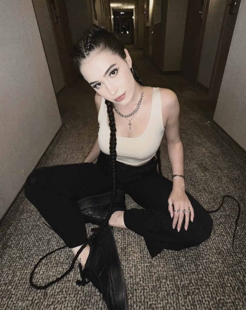 Mabelend слив фото и эксклюзив на Boosty | Обзор модели